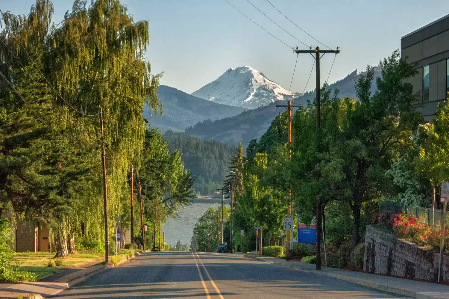Historic Columbia River Highway: Waterfall Alley Guide